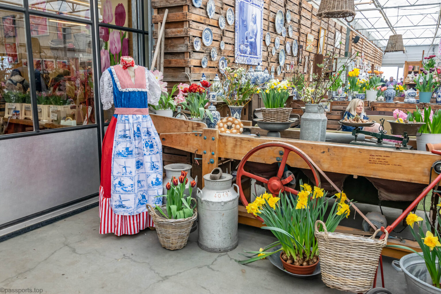 A Journey Through the Tulip Country - Top Passports